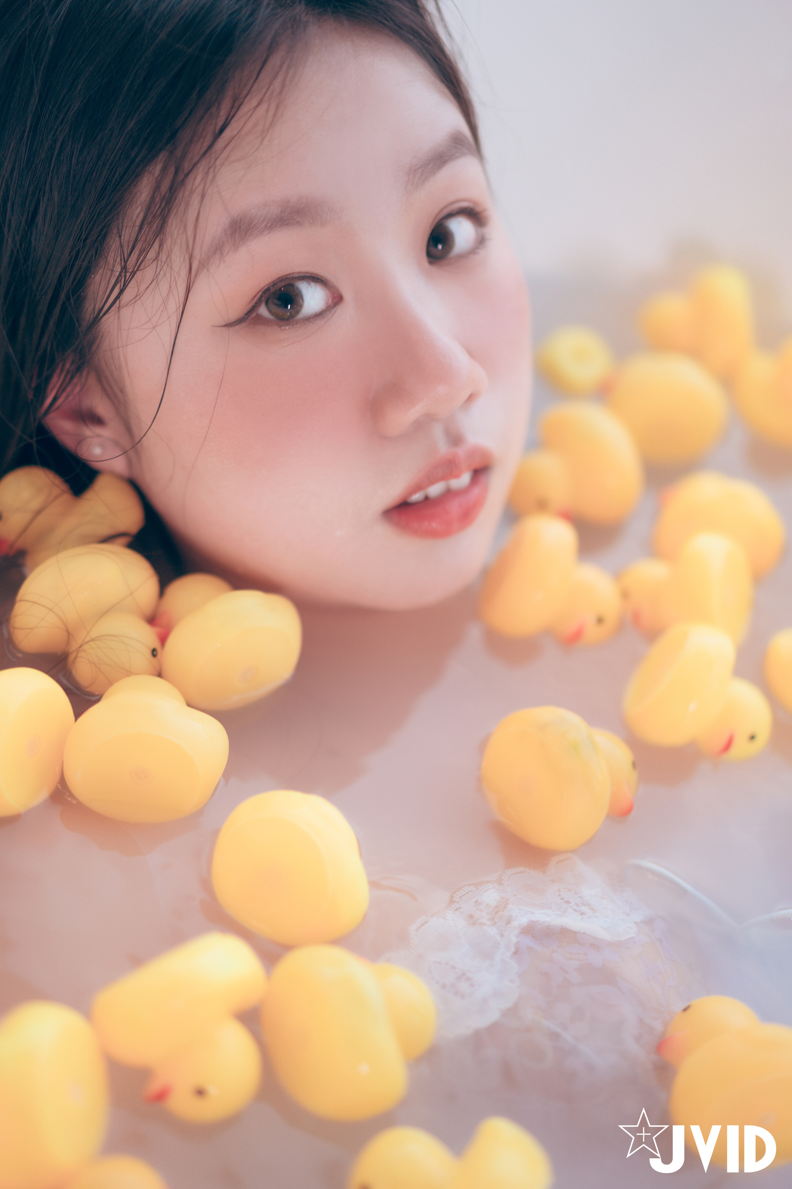 "初めての彼女, Molly"（內睡衣）