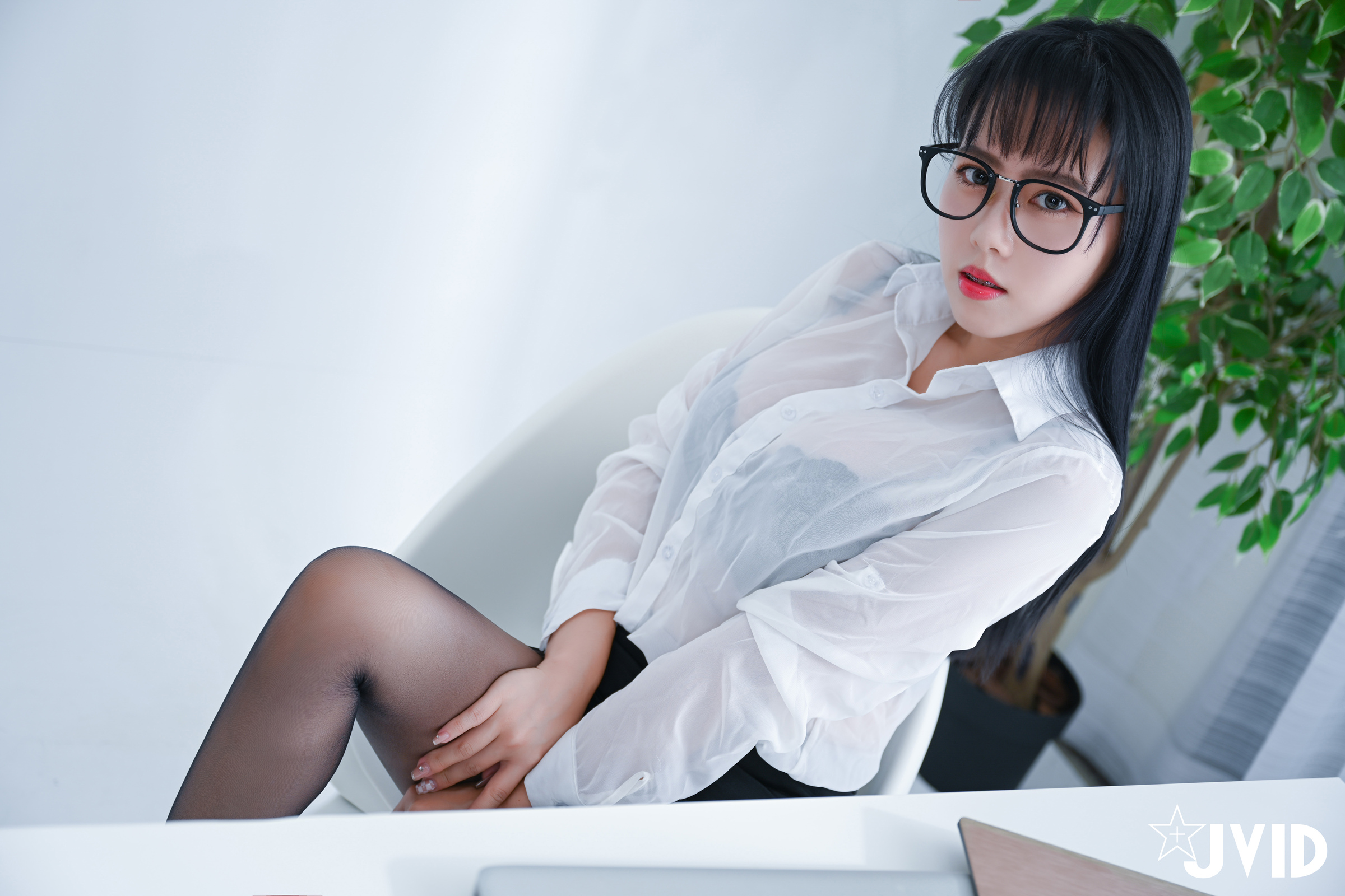 【全裸無碼 完美巨乳粉鮑
