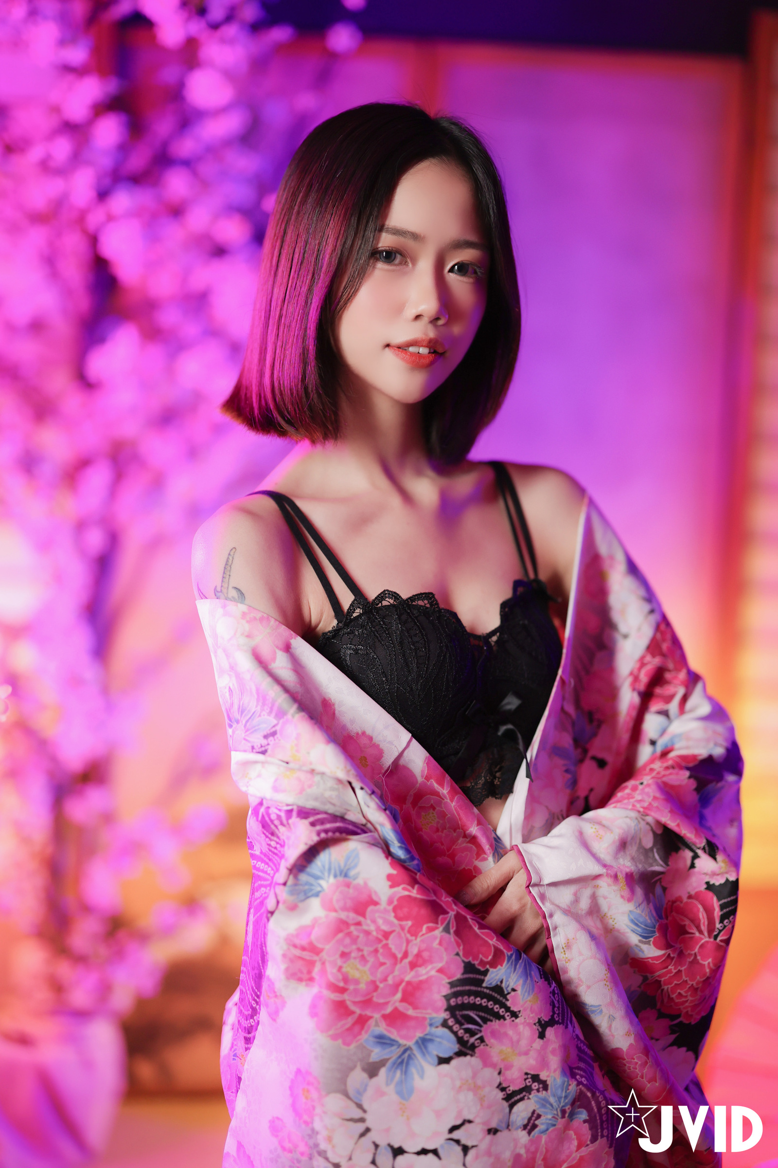 【超淫蕩自慰 第2集】3點全露 自摸高潮升天 影片為主 重磅推出