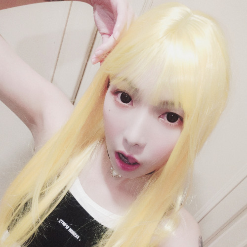 窈窕熟女mio「全裸自摸」慾火焚身好飢渴