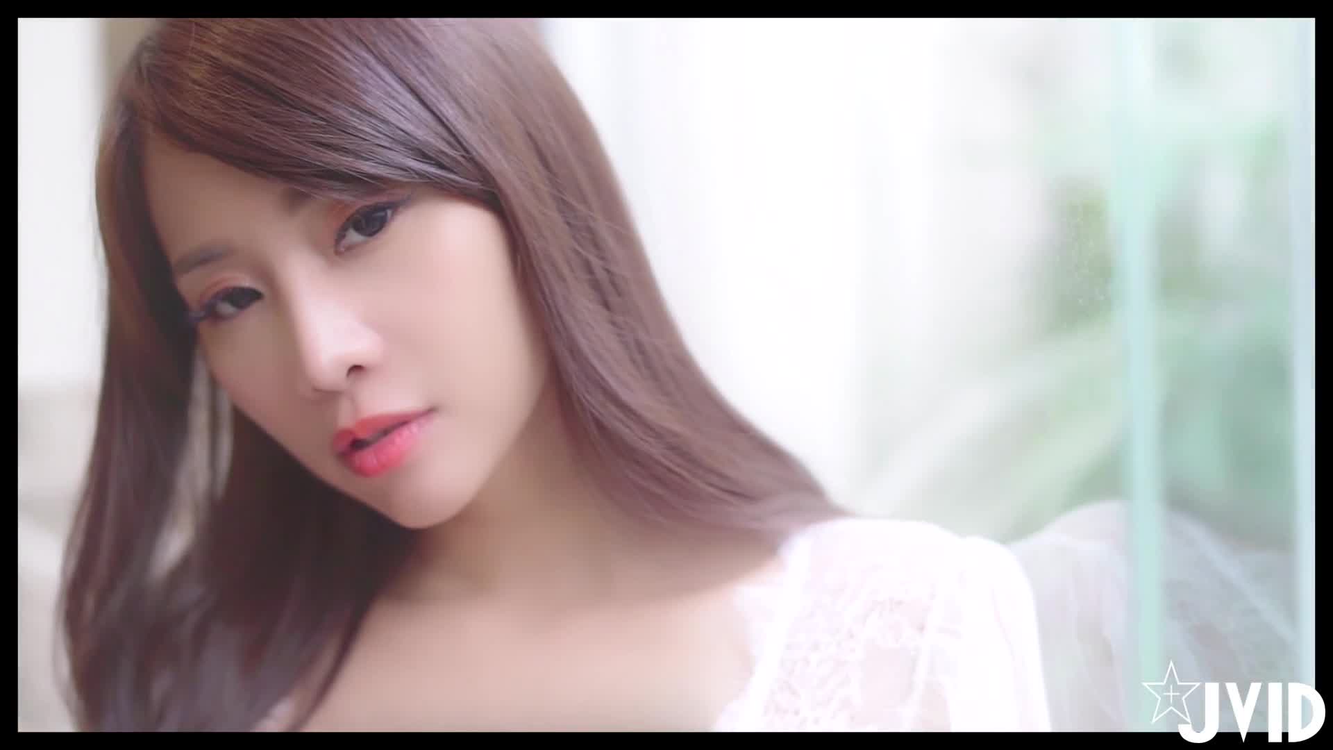 【上空極薄碼附影片】《樂樂 》你的巨乳女友上線囉～不准已讀不回！