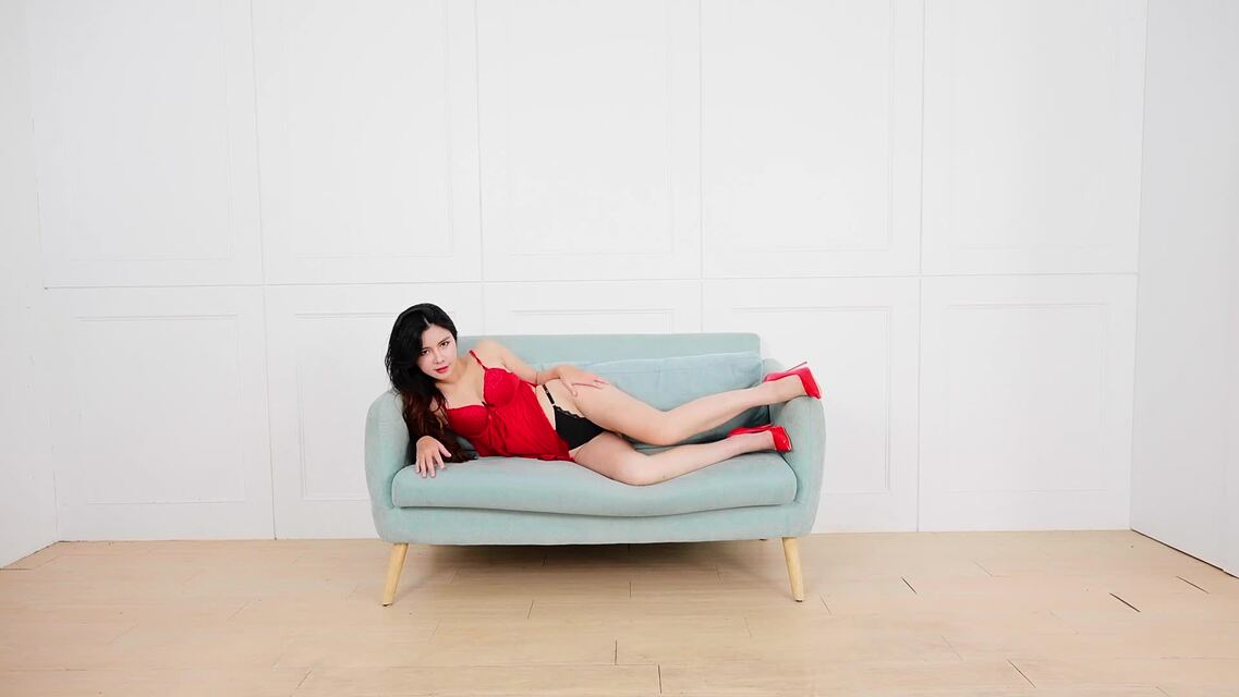 美艷女神「Kiki Lin」火辣挑逗強勢引戰 | JVID